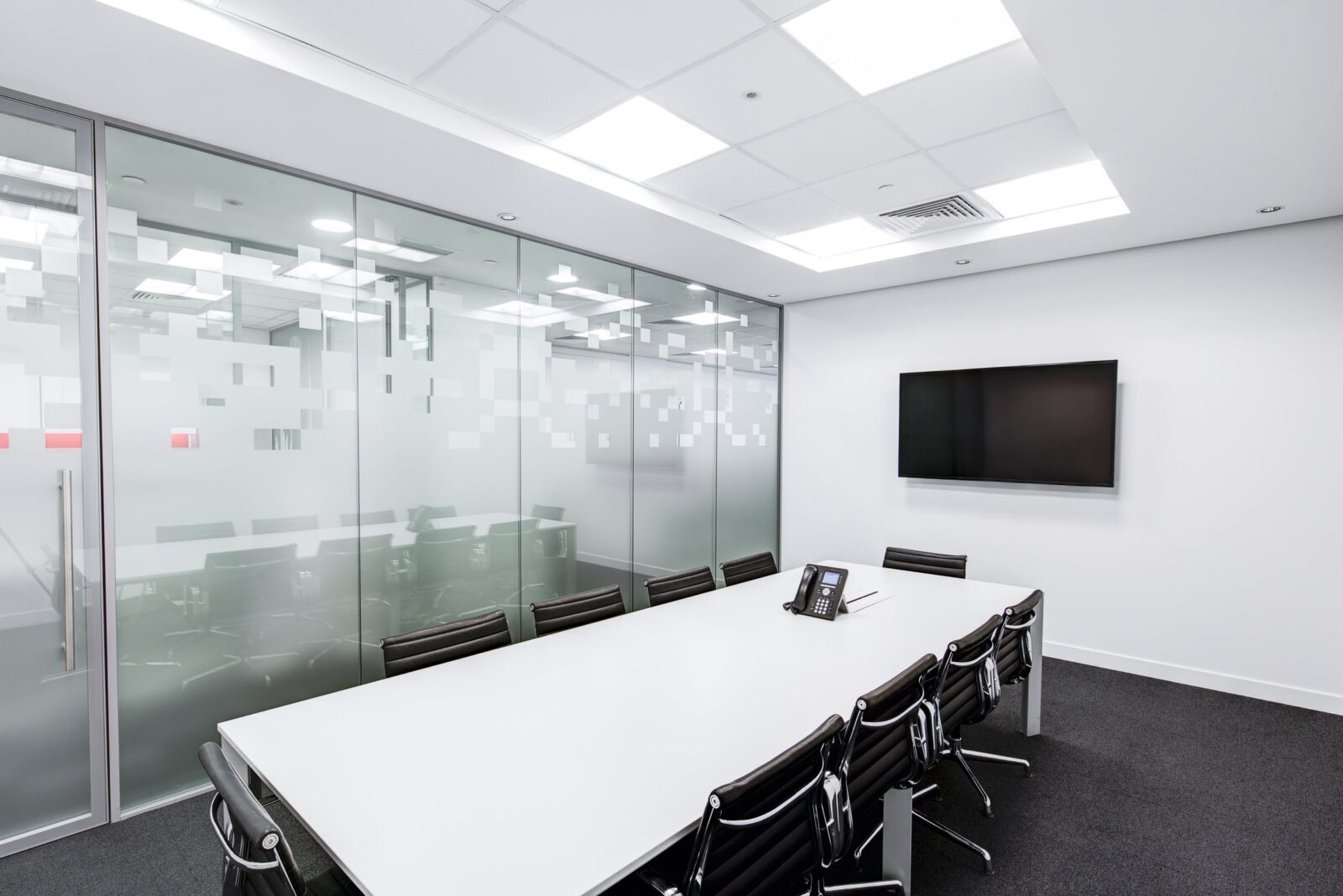 5 Tips for Running and Maintaining Huddle Rooms - Icydk