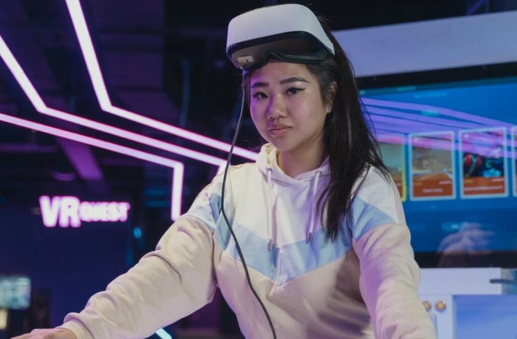 Top 5 VR Gadgets and Accessories You Absolutely Must Own - Icydk